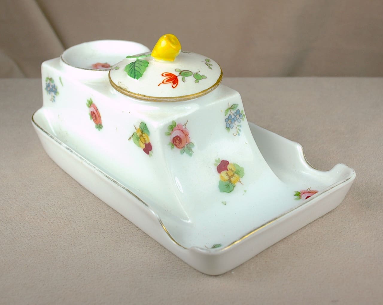 Inkwells and Blotters: Porcelain Inkwell - ThePenMarket.com